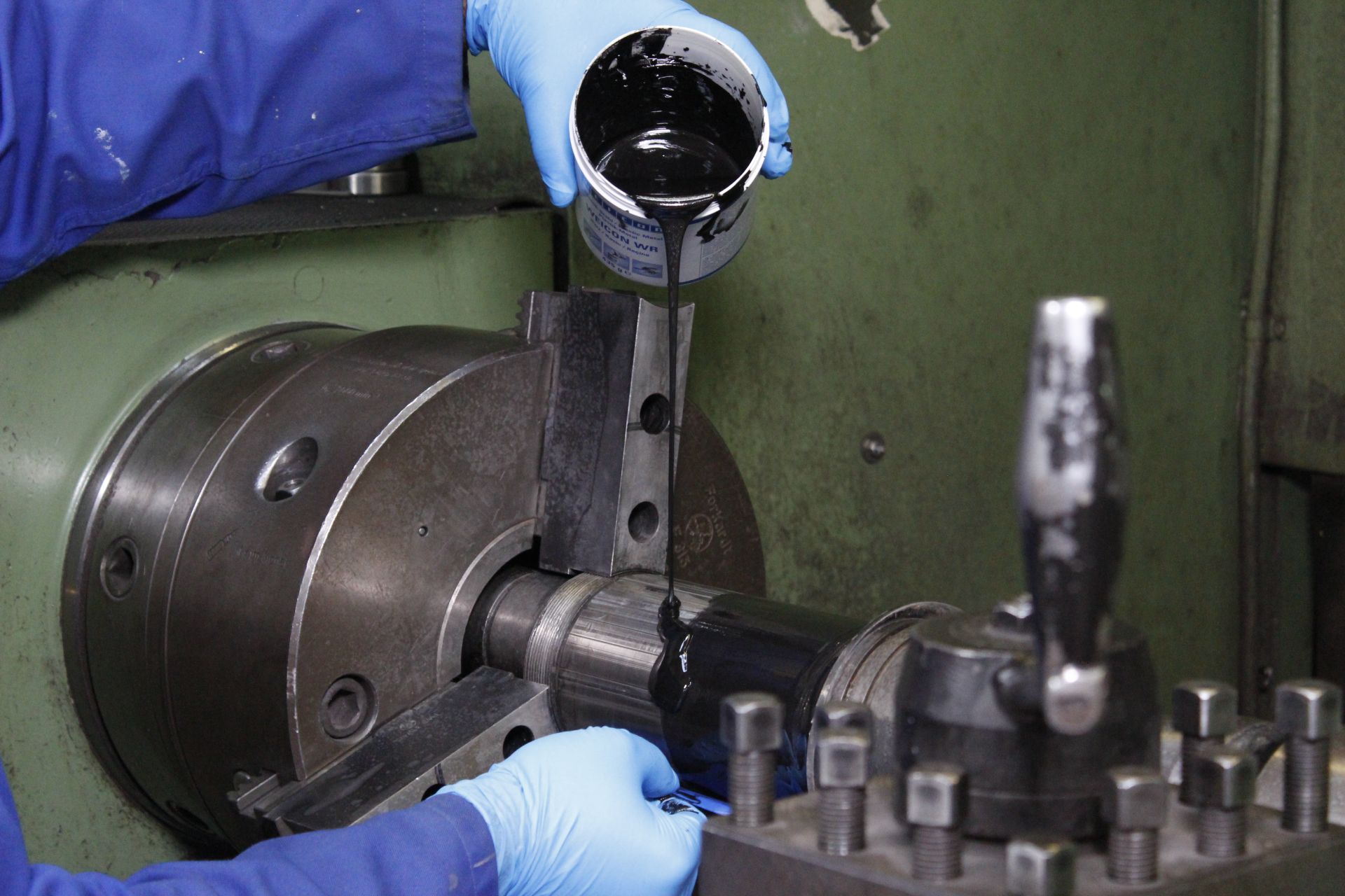 WEICON WR | steel-filled liquid epoxy resin system for casting and gap ...